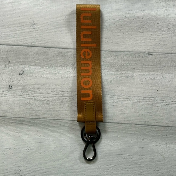 lululemon athletica | Accessories | Lululemon Never Lost Keychain ...